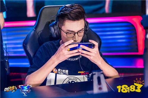 QG、RSG狭路相逢 极速对决尽在《QQ飞车手游》S联赛总决赛_18183.com