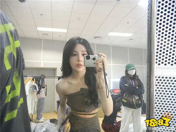 【LPL老婆】Rita不走甜蜜小公主风，开始性感成熟风？_18183抖音专区