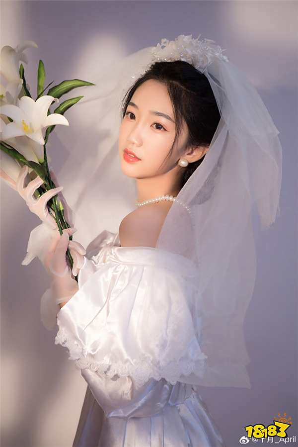 【LPL老婆】解说十月圣诞美拍，“刀疤”太深吓懵粉丝？！_18183抖音专区