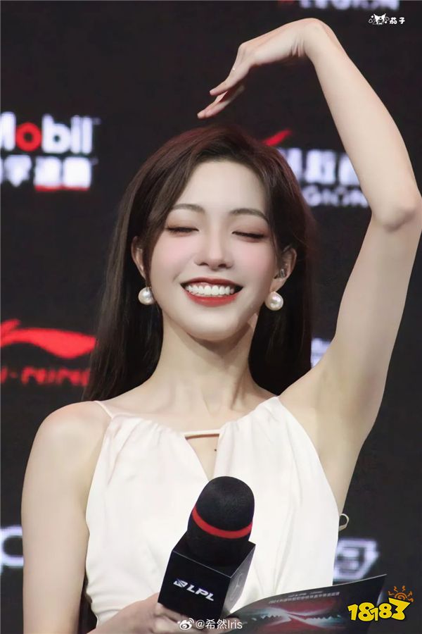 【LPL老婆】揭幕战希然一身优雅白裙亮相！犹如高贵的白天鹅美翻了！_18183抖音专区
