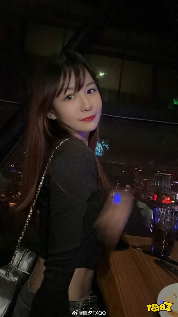 【LPL老婆】今晚的月色好美!夜色下的瞳夕美的让人动心！_18183抖音专区