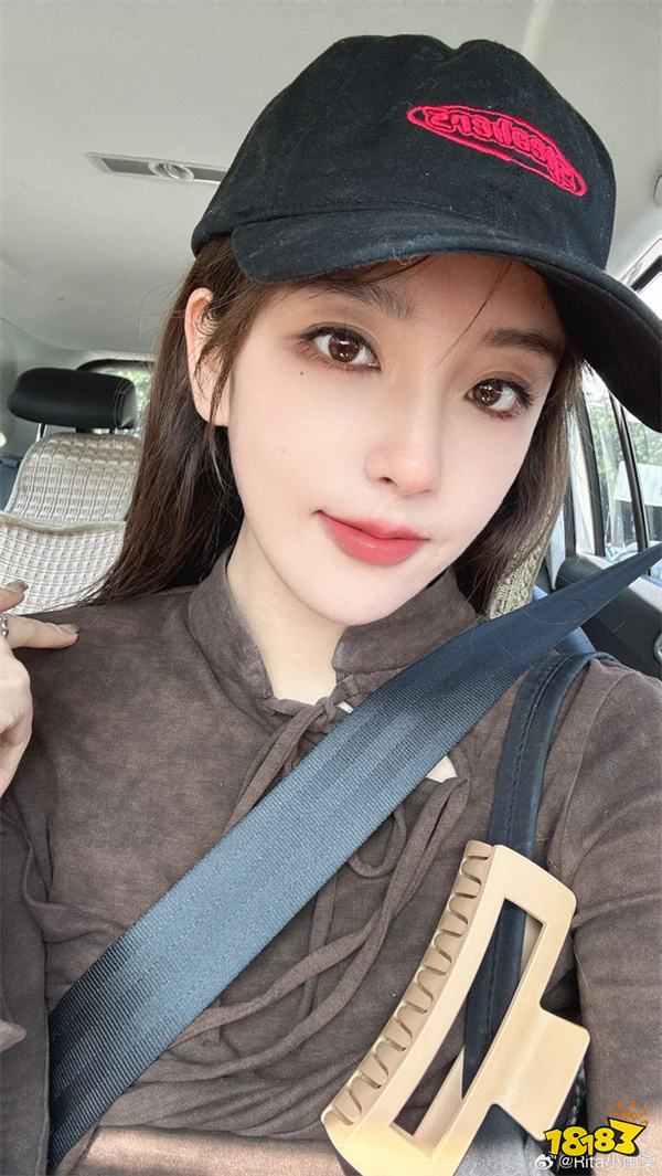 【LPL老婆】Rita大秀好身材！阳光下的Rita美的冒泡！_18183抖音专区