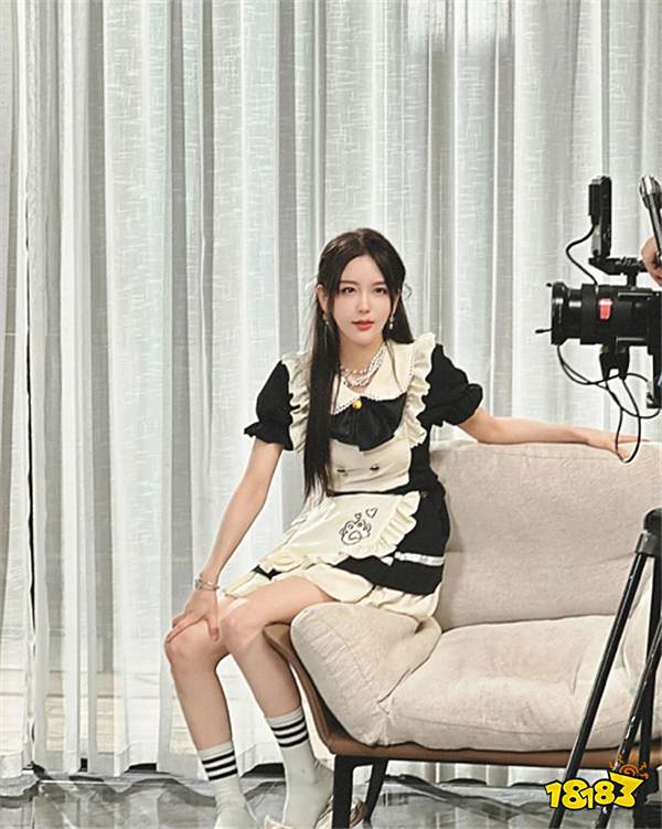 LOL解说Rita的黑丝与白丝之争！哪款能够让你更动心？网友：腿玩年！_18183.com