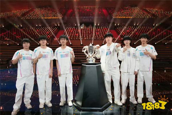 BLG太浪被T1翻盘！队长Bin输不起甩锅：比赛版本很适合T1？姿态开团：拿出虐泉的纪律性啊！_18183.com