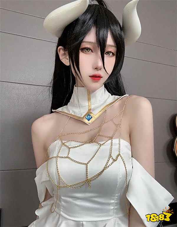 腐团儿晒泳装照，尽显曼妙身材！cos动漫人物角色，魅惑拉满眼神会拉丝！_18183.com